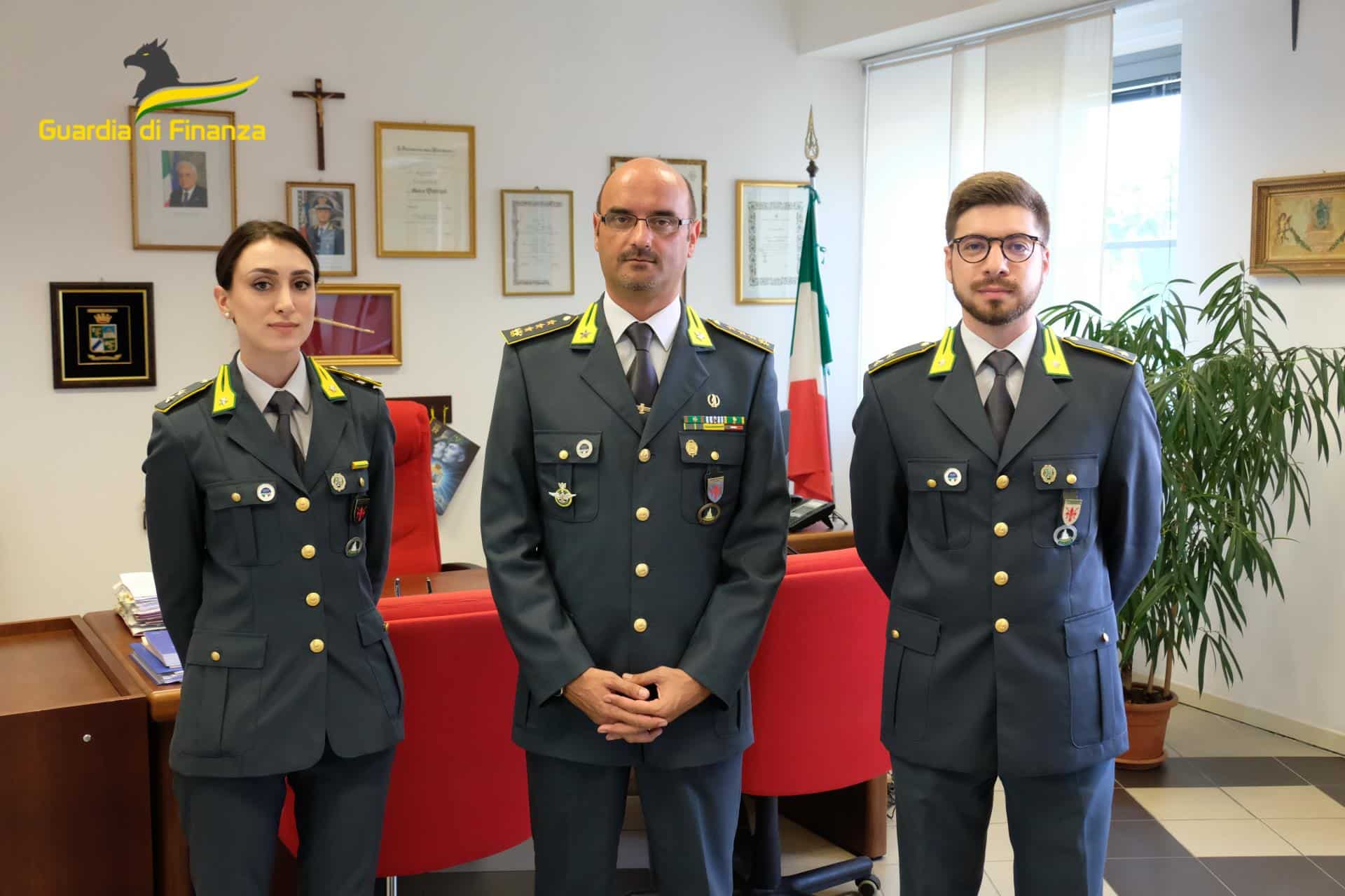 Alla Gdf di Lucca due nuovi ufficiali dopo il corso in Accademia ...