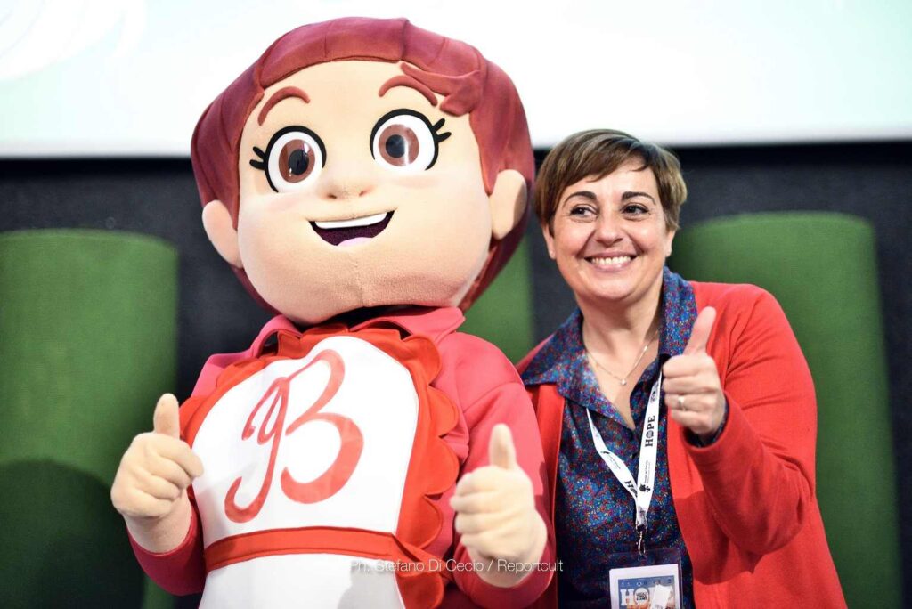 Lucca Comics, Benedetta Rossi diventa Super Benny e risolve problemi ...