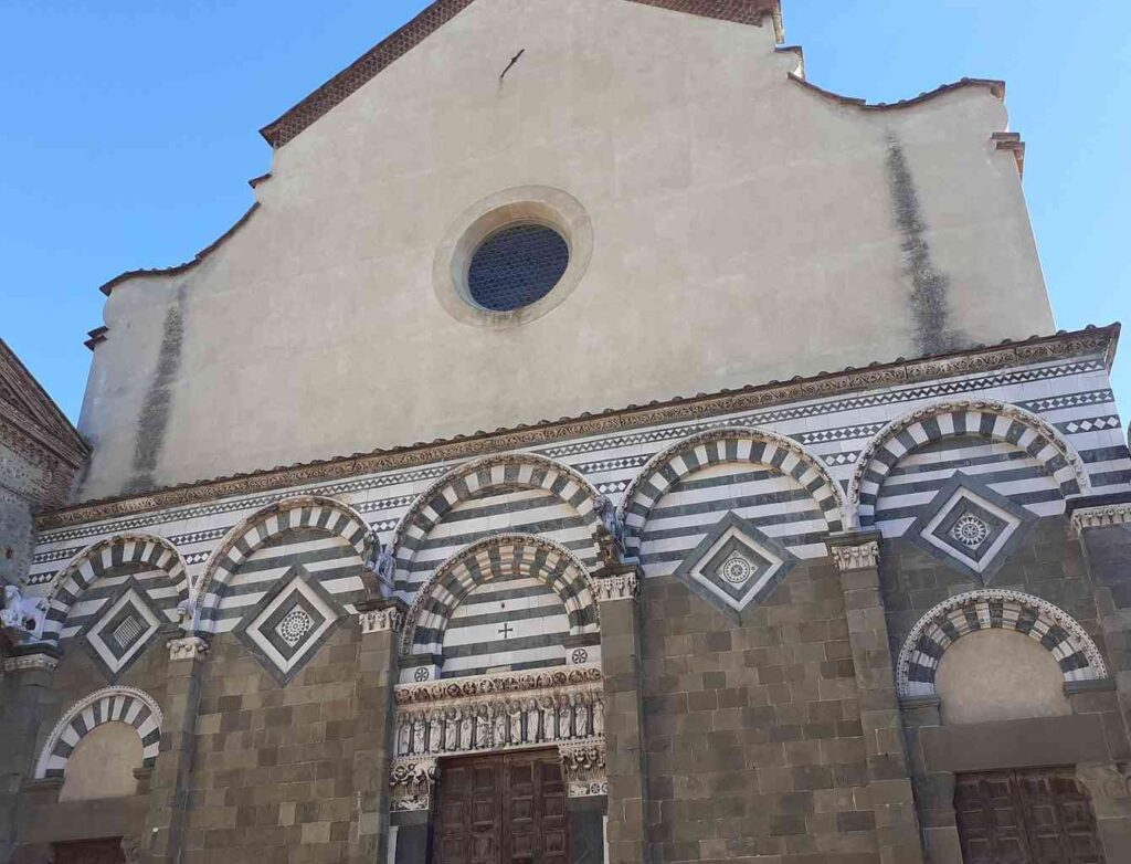 Medioevo simbolico: le sculture della facciata di San Pier Maggiore ...