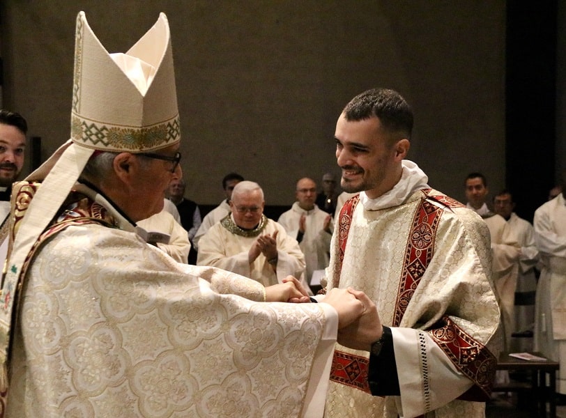 Prato, il vescovo Nerbini ordina sacerdote Alessandro Tacconelli ...