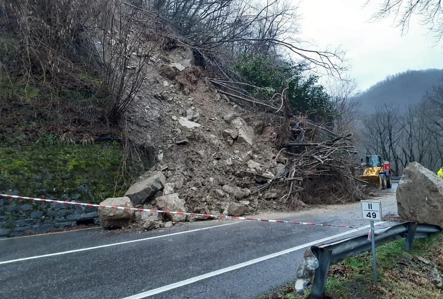 Ulteriori verifiche, la S.R 325 tra Sasseta e Montepiano a Vernio ...