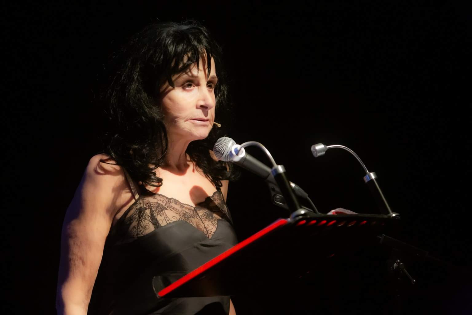 Parthènope, Monica Menchi propone una immersione nella musica ...