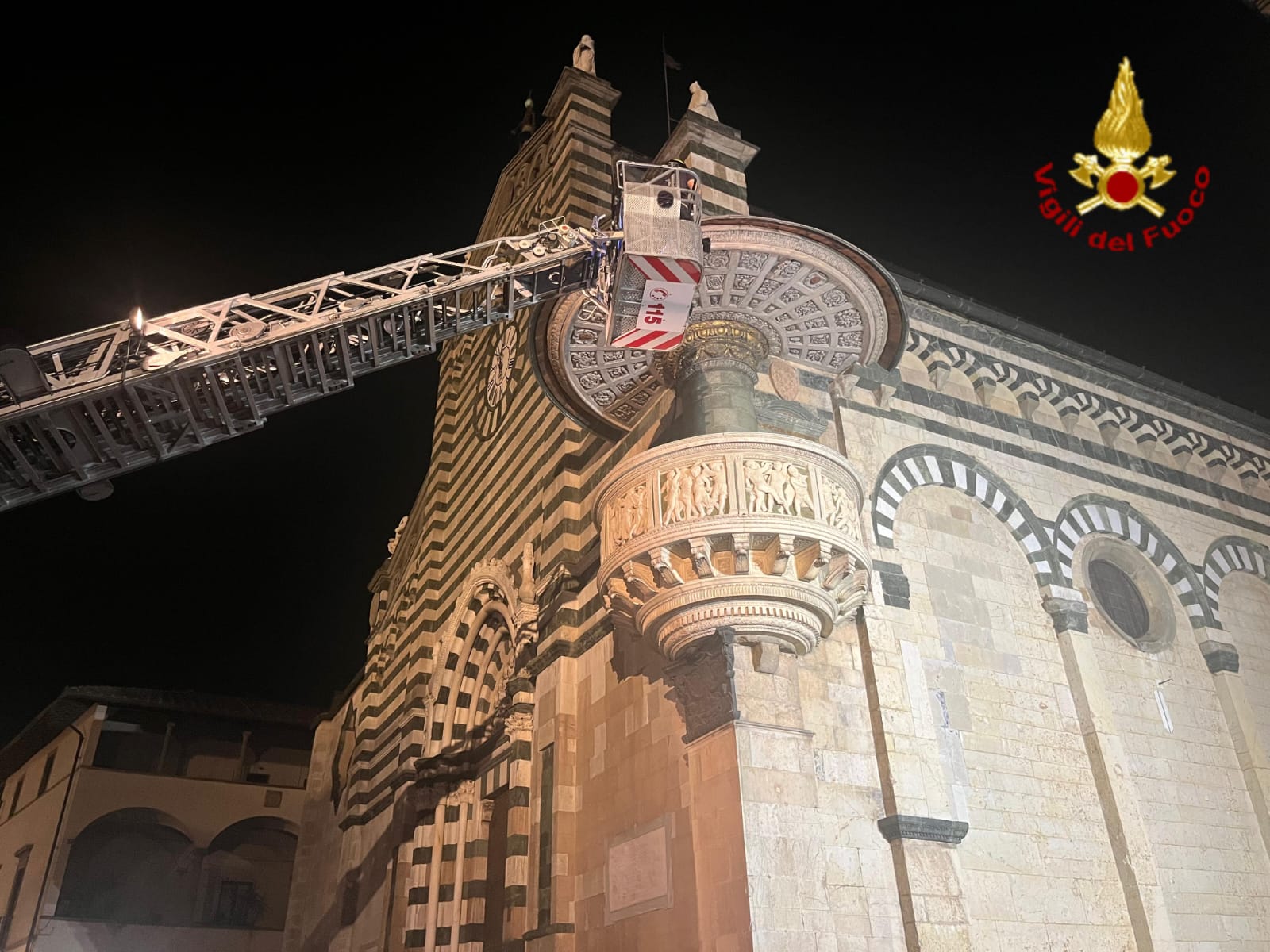 Prato, parziale distacco della copertura del Pulpito di Donatello ...